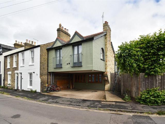 Derby Street, Cambridge. 1 bed apartment to rent £1,700 pcm £392 pw