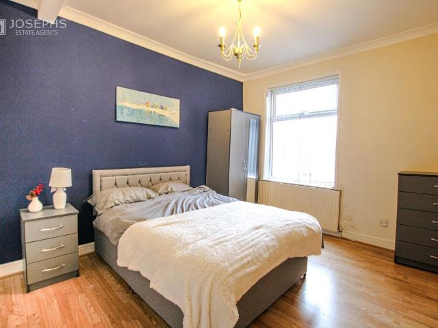 Derby Street, Bolton BL3, Room to rent, £375 pcm | PrimeLocation