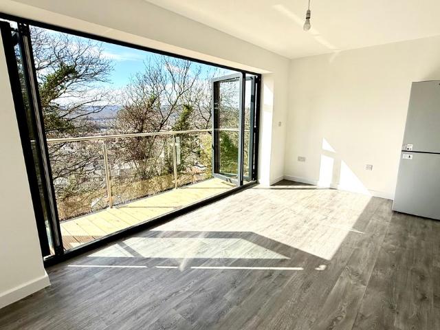 Derbyshire Lane, Sheffield S8, 3 bed property to rent, £1,350 pcm | PrimeLocation