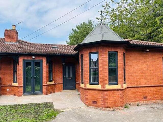 Derbyshire Lane, Stretford, 2 Bedroom Bungalow