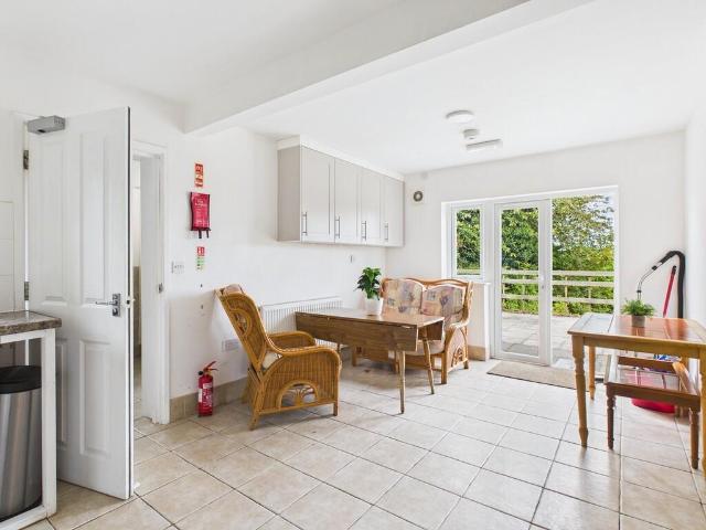 Dereham Road 8 bed detached house to rent £4,507 pcm £1,040 pw