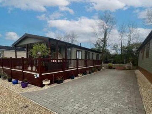 Dereham Road, Yaxham, 2 Bedroom Lodge