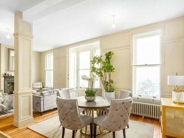 Dering Street, London, 3 Bedroom Flat