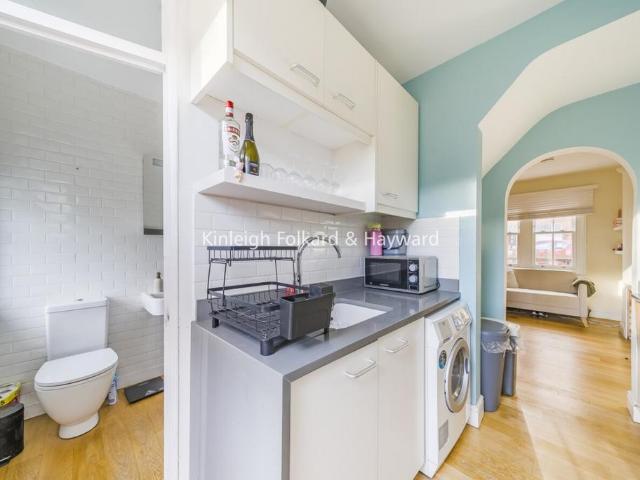 Derinton Road, Tooting, London, SW17 2 bed house to rent £2,300 pcm £531 pw