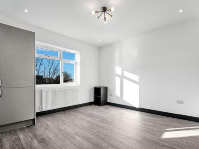 Derley Road, Southall, 2 Bedroom Flat