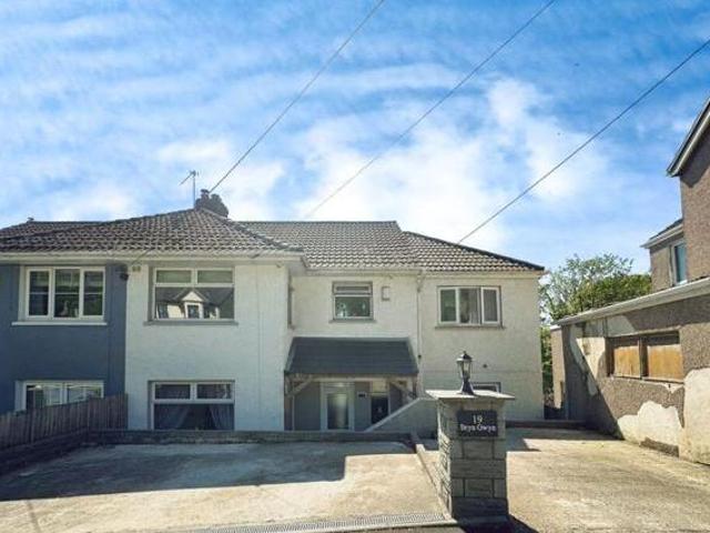Derllwyn Road, Tondu, 4 Bedroom Semi detached