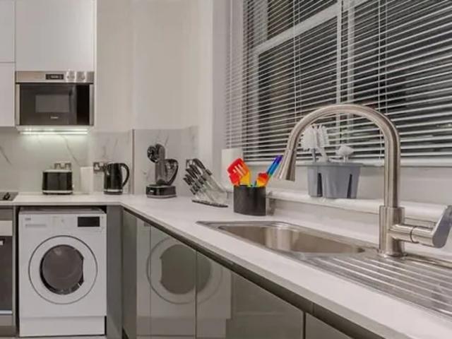 Dermanda Clinic, Harley Street, East Marylebone, London, W1G 9QU, United Kingdom | 3 bed apartment for rent #114321305 | Rentberry