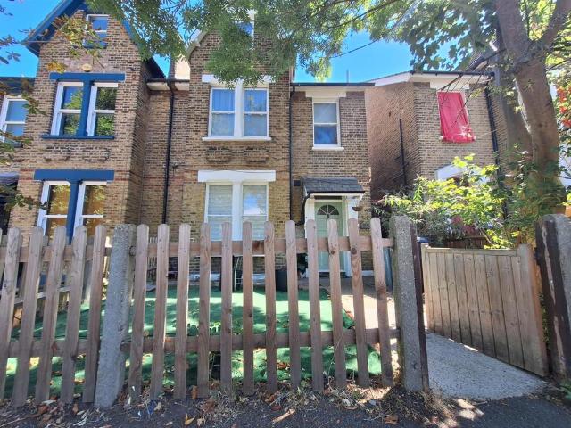 Dermody Gardens, London 2 bed flat to rent £2,000 pcm £462 pw