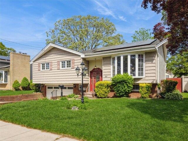 Derrick Adkins Ln, West Hempstead, Home For Sale