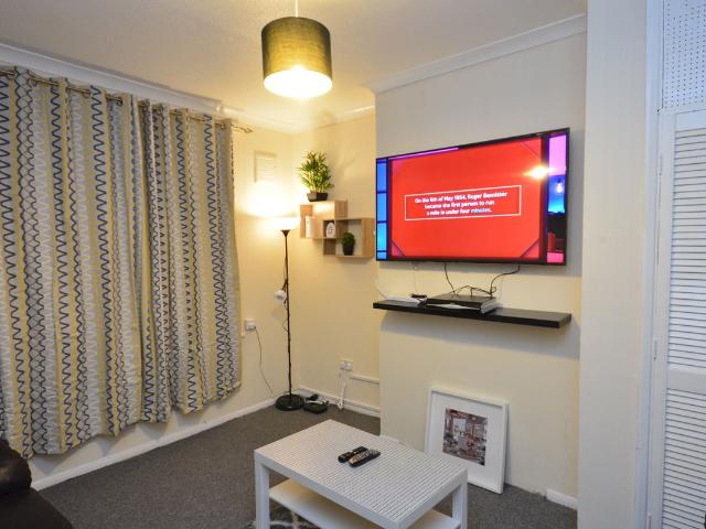 Derrick Gardens, Enclton & Hope Lane SE7, 2 bed flat to rent, £1,700 pcm | PrimeLocation