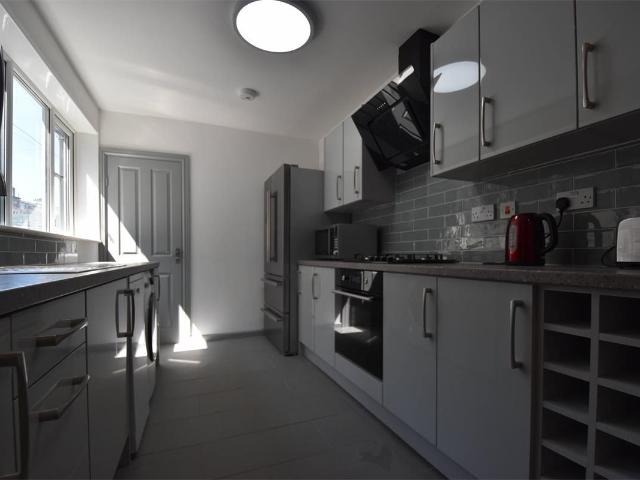 Derry Avenue, Plymouth PL4, 5 bed end terrace house to rent, £2,443 pcm | PrimeLocation