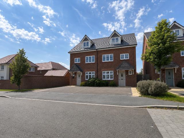 Derry Lane, Woodford, Stockport SK7, 4 bed semi detached house to rent, £2,150 pcm | PrimeLocation