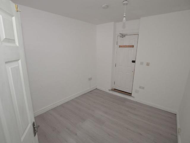 Dersingham Avenue, London E12, 1 bed flat to rent, £1,250 pcm | PrimeLocation
