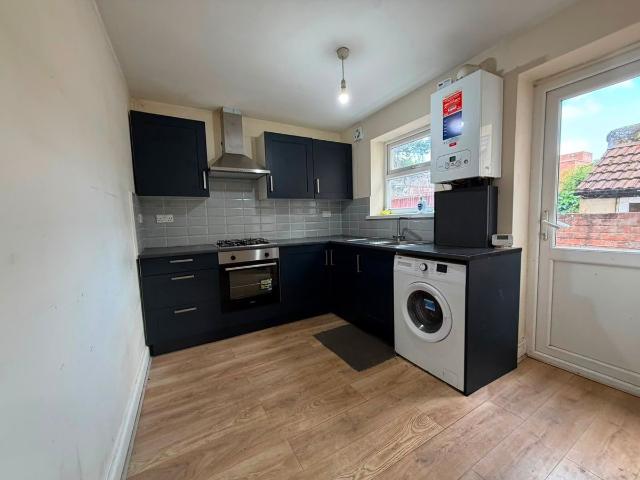 Dersingham Avenue, London E12, 2 bed flat to rent, £1,850 pcm | PrimeLocation