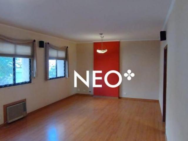 Destaque no Boqueirão: 128m² com Suíte, 3 Dormitórios e 2 Vagas Demarcadas