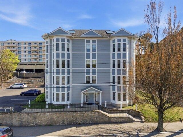 Des Moines, Quincy, Home For Sale