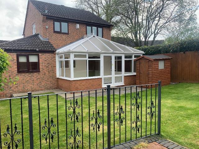 Desborough NN14 3 bed detached house to rent £1,475 pcm £340 pw