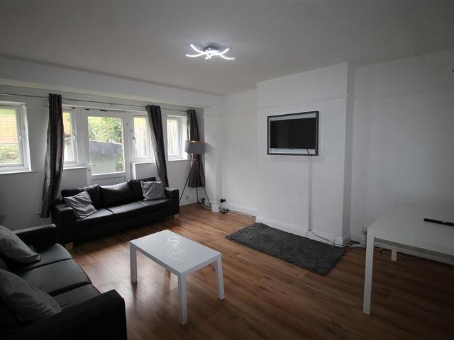 Desborough Avenue, High Wycombe