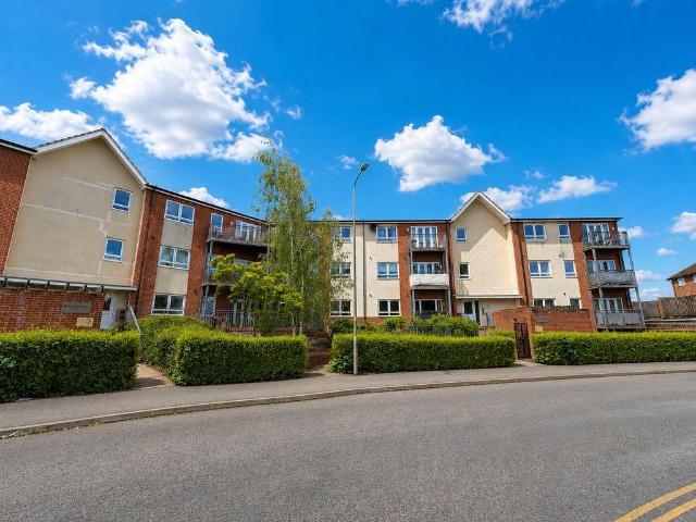 Desborough Crescent, Oxford 2 bed ground floor flat to rent £1,600 pcm £369 pw