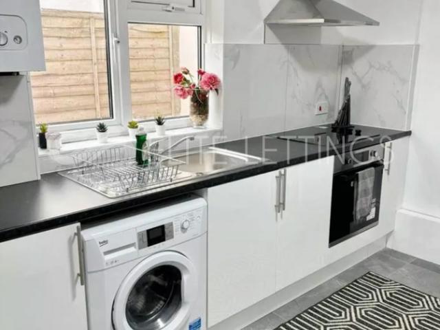 Desborough Road, Eastleigh SO50, Room to rent, £700 pcm | PrimeLocation