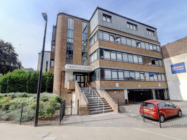 Desborough Road, High Wycombe, Buckinghamshire HP11, 1 bed flat to rent, £1,200 pcm | PrimeLocation