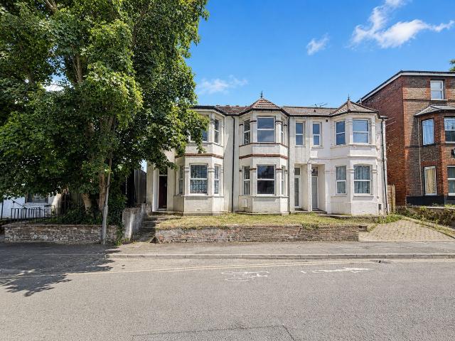 Desborough Road, High Wycombe HP11, 4 bed semi detached house to rent, £780 pppm | PrimeLocation