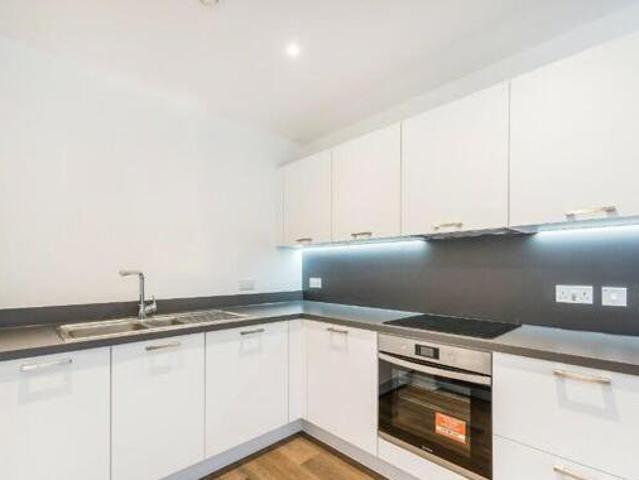 Desborough Road, High Wycombe, 2 Bedroom Apartment