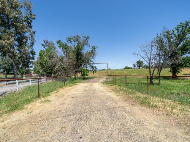 Deschutes Road