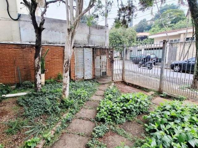 Descrição Casa térrea com Terreno de 386m² e área construída de 269m² Butanta