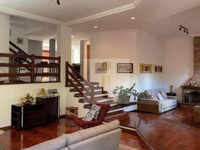 DESCUBRA ESSE MAGNIFICO SOBRADO A VENDA EM SOUSAS!