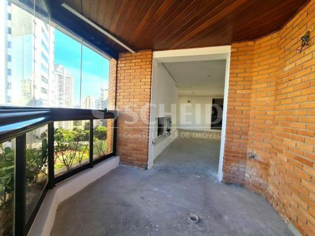 Descubra o Conforto e a Conveniência deste Apartamento em Campo Belo