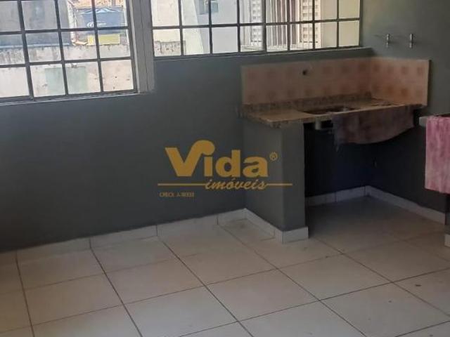 Descubra o lar dos seus sonhos nesta incrível casa térrea, situada no tradici.