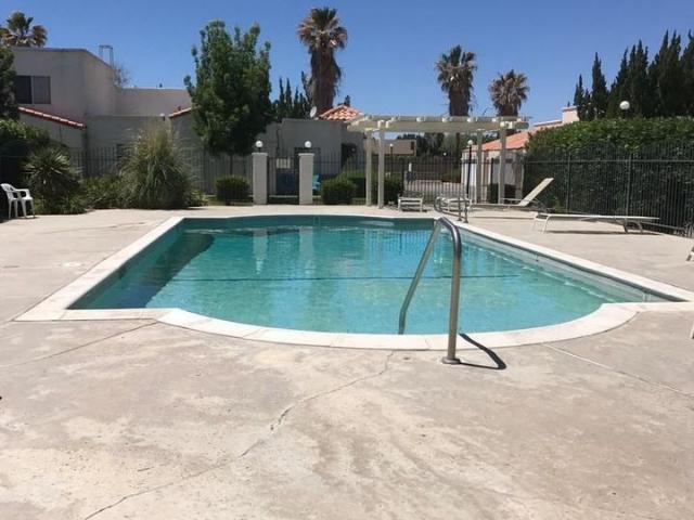 Desert Colony Townhomes 2 Bedroom Apartment for Rent at 2818 2818 2852 W. Avenue K 8, Lancaster, CA 93536