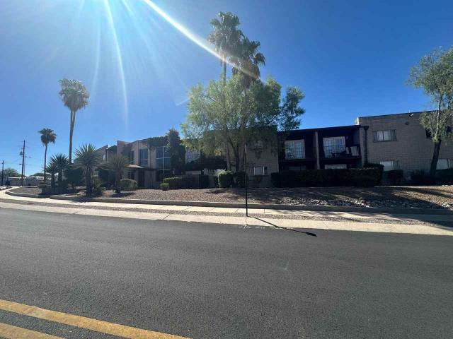 Desert Atrium 1 Bedroom Apartment for Rent at 8750 E Cooper St, Tucson, AZ 85710