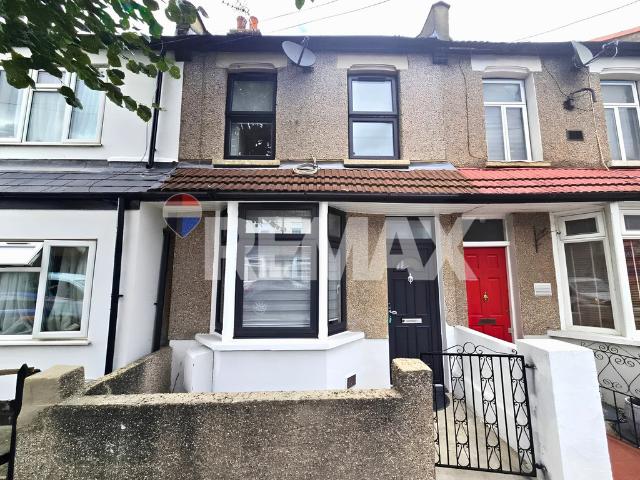Desford Road, London E16 3 bed terraced house to rent £2,150 pcm £496 pw