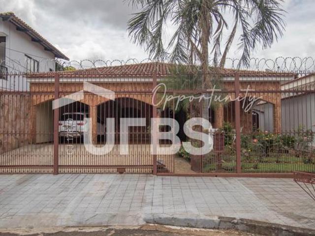 Desfrute de conforto e praticidade nesta Casa com 3 quartos Marechal Rondon