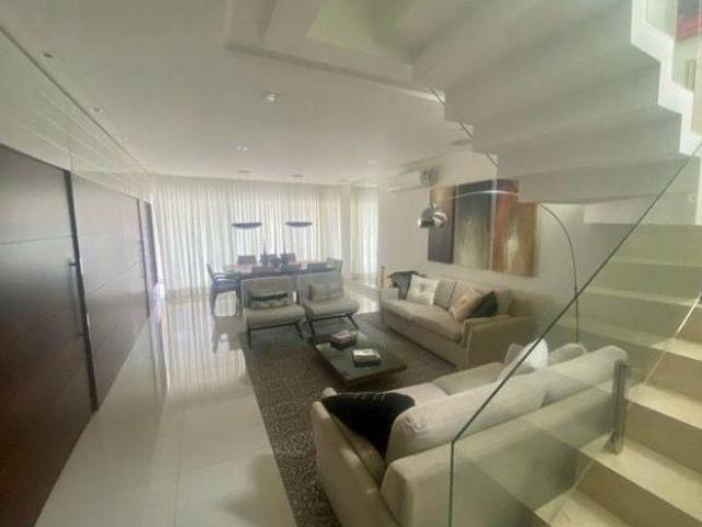 Design Assinado, Conforto Incomparável no Condomínio Lago da Boa Vista