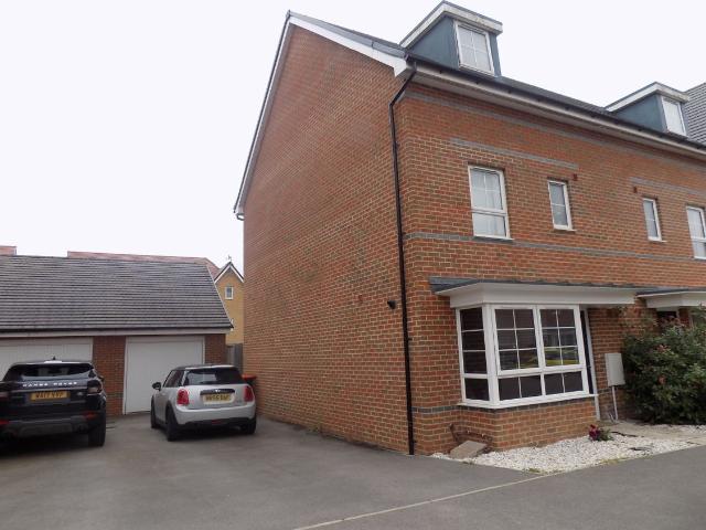 Design Drive, Dunstable, Bedfordshire LU6, 4 bed end terrace house to rent, £1,900 pcm | PrimeLocation