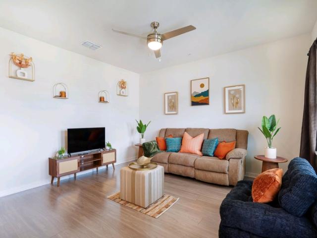 Designer Furnished 2 Bdr Resort Style Apartment