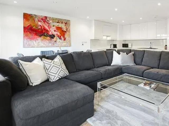 Designers Exchange, 191 Brompton Road, London, SW3 1HW, United Kingdom | 2 bed apartment for rent #140400382 | Rentberry
