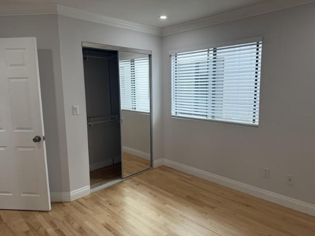 Desirable 1 Bedroom & 1 bath in 90025 w/parking