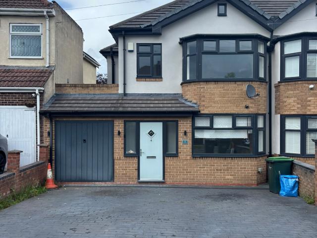 Desirable 4 Bedroom semi detached house To Let