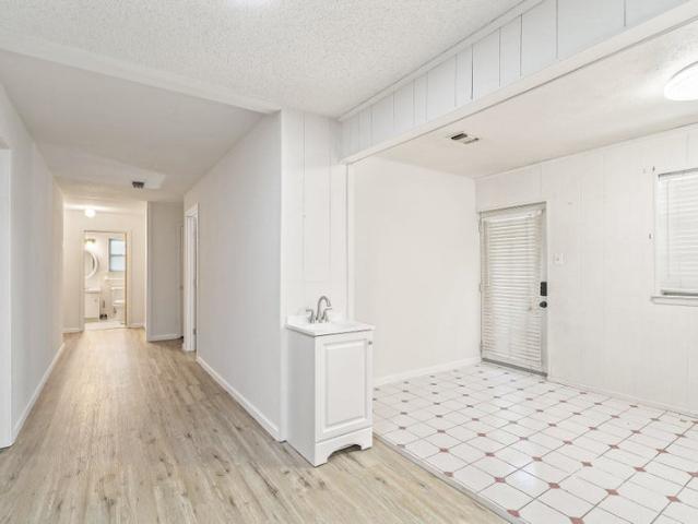 Desirable locationIn a quiet low traffic stree