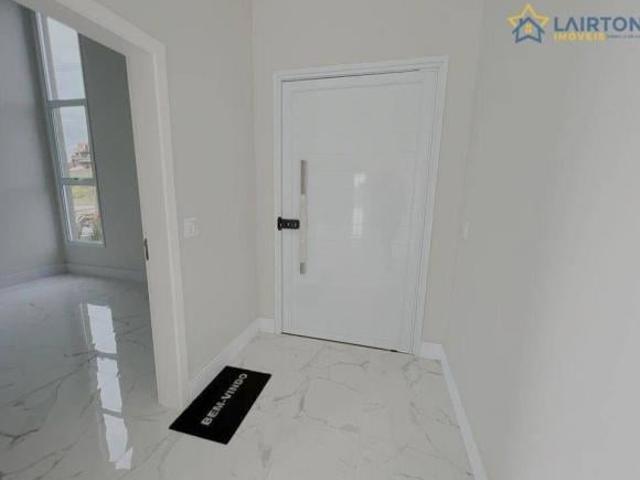 Deslumbrante Casa de 4 Suítes à Venda por R$ 1.799.000 com Piscina Borda Infinita e Vista para Área