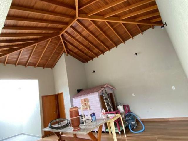 Imperdível casa de vila para venda em Jardim Regina com 3 quartos, sendo 3 suítes, 180m²
