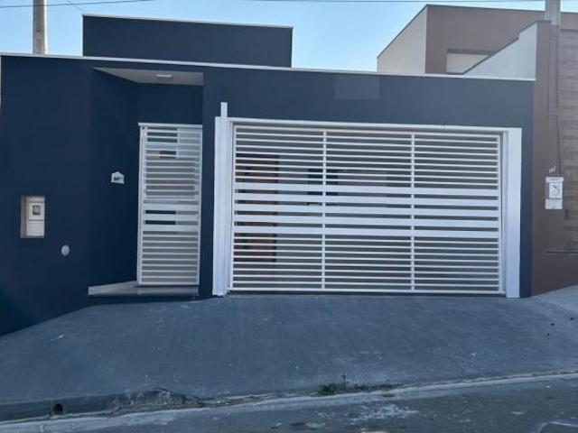 Agradável casa de vila para venda em Jardim Residencial Nova Veneza com 3 quartos, sendo 1 suíte, 93