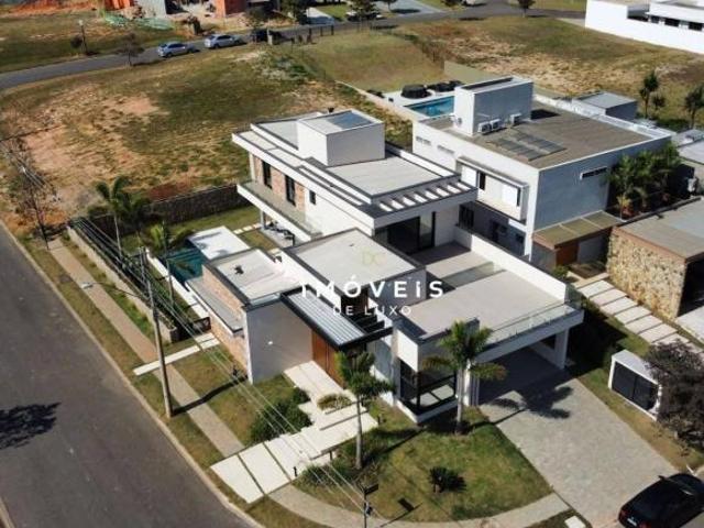 Deslumbrante Casa de Esquina com 3 suítes à venda no Condomínio Villas do Golfe Itu SP
