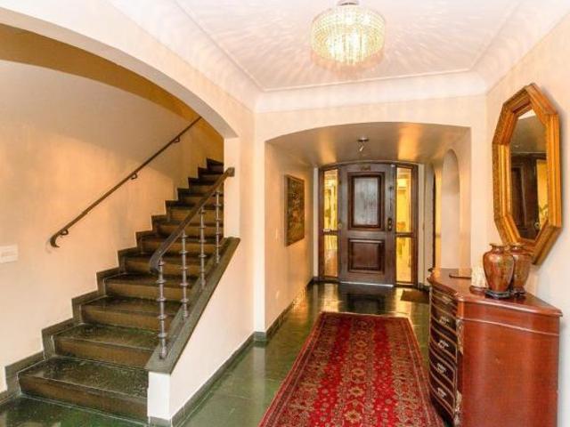 Aconchegante casa para venda em Alto de Pinheiros com 4 quartos, sendo 2 suítes, 480m² carolinamar