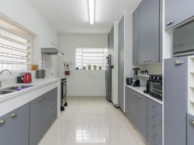 Confortável casa para venda em Bosque da Saúde com 2 quartos, sendo 2 suítes, 126m² sergio oliveir