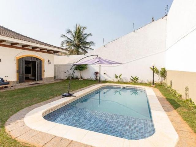 Deslumbrante casa para venda em Chácara Monte Alegre com 4 quartos, sendo 1 suíte, 450m² kathrinco